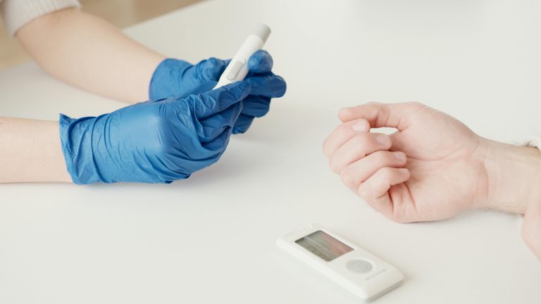 What is a Glucometer and How Does it Work? - E4 Home - E4 Diabetes ...
